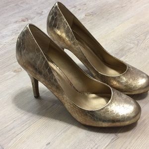 Jessica Simpson | Shoes | Jessica Simpson Gold Heels | Poshmark